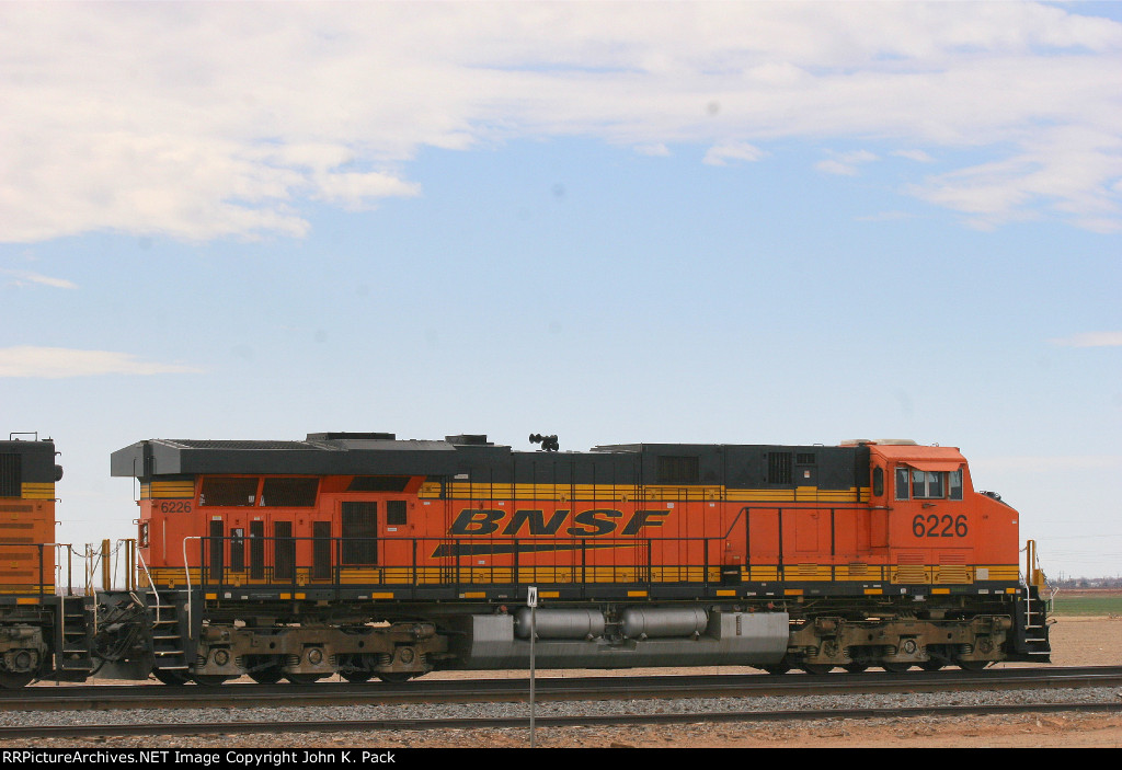 BNSF 6226